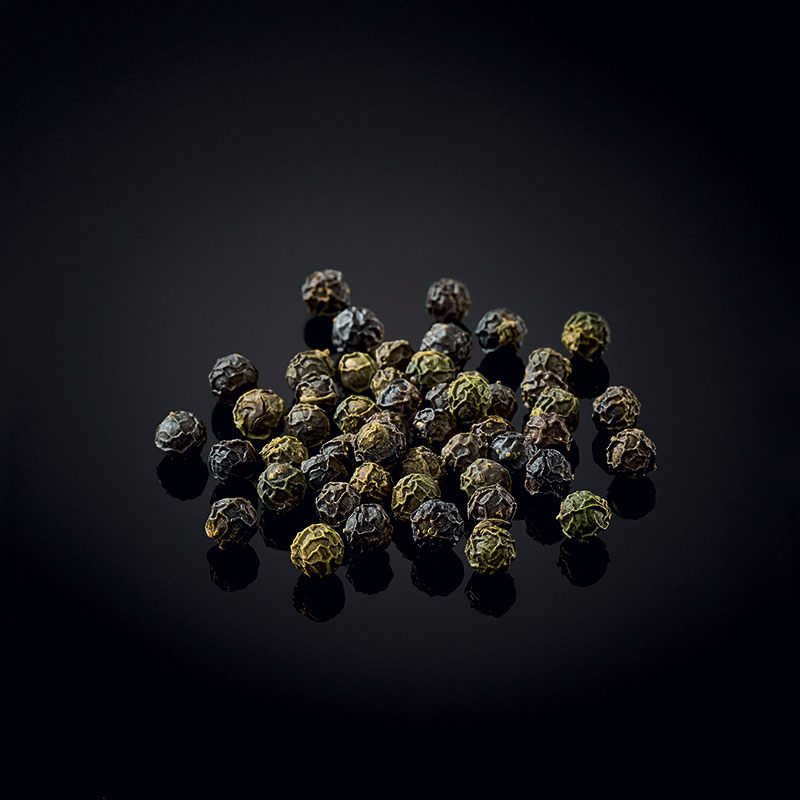 Organic Peppercorn Organic whole green pepper from the Bolaven Plat...