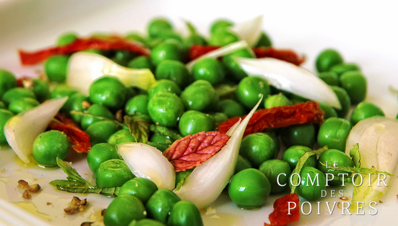 Petits pois crus aux oignons doux - Le Comptoir des Poivres Blog